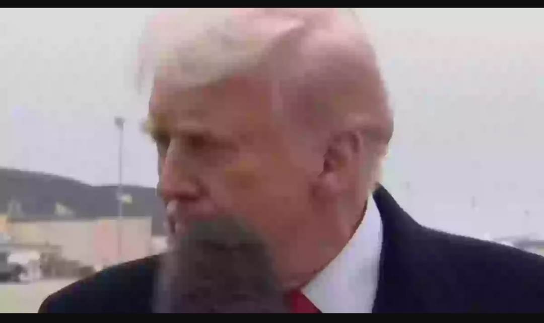 Mic Strikes Donald Trump’s Face, His brutal seven-word response Left ...